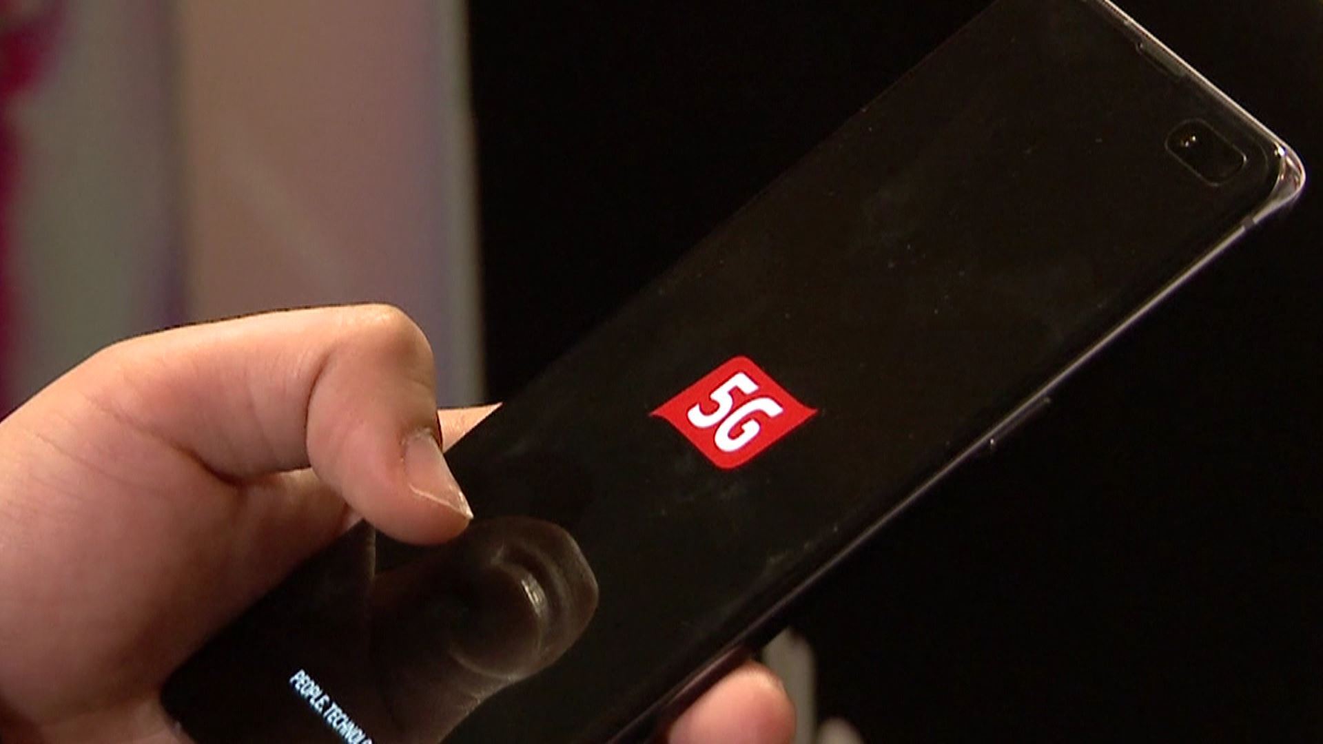 품질 논란에 5G 가입 둔화 뚜렷…‘셀프 알뜰폰’은 인기 - SBS Biz