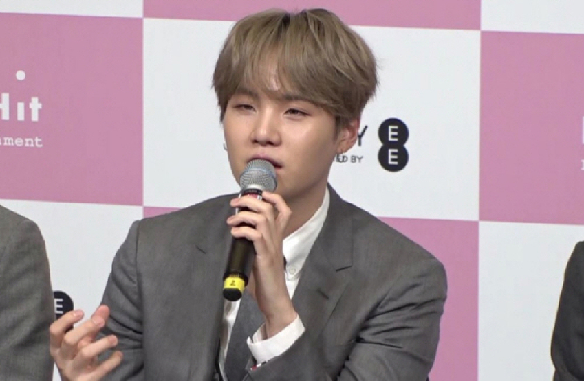 Bts 슈가 코로나19 확진…“다른 멤버들 접촉 없어” Sbs Biz