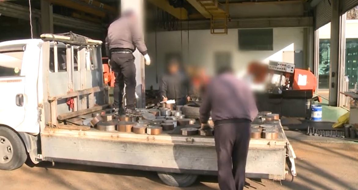 ‘신용등급 빨간불’ LX하우시스…‘車부품’ 팔아도 “역부족” - SBS Biz