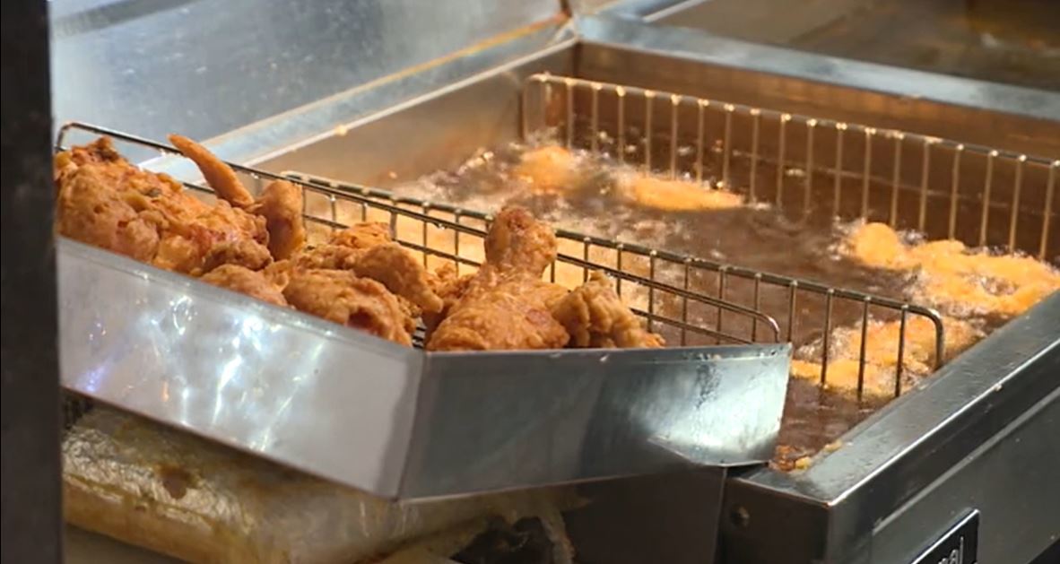 [유통팔달] 5년째 '튀김 기름 폭리' 논란…bhc에 무슨 일? - SBS Biz