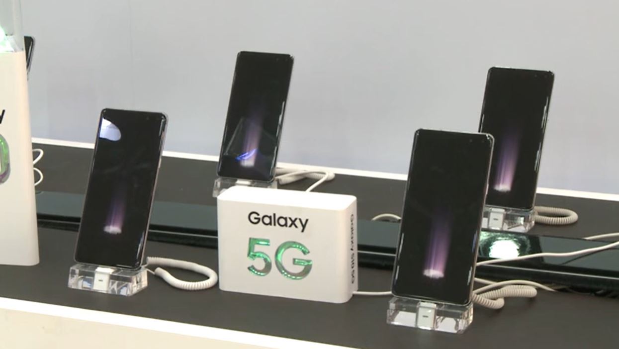 "통신물가 낮춰" vs "손실폭 줄여"…5G 중간요금 동상이몽 - SBS Biz