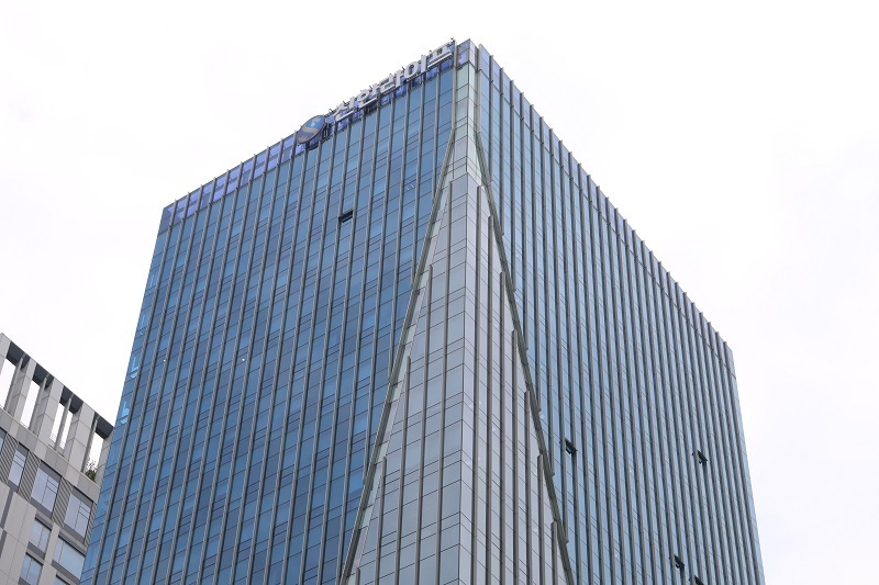 직급 줄이고 급여 단순화…신한라이프, 1년 만에 '통합 HR' 합의 - SBS Biz