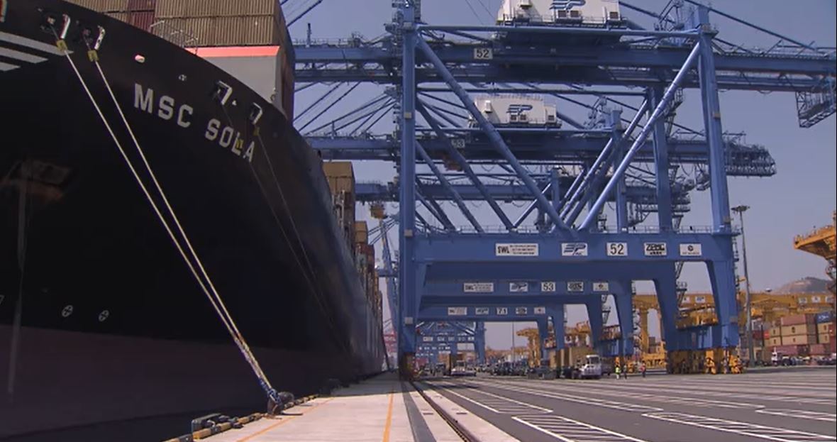 믿었던 반도체마저 '휘청'…66년 만에 최악 무역적자 - SBS Biz