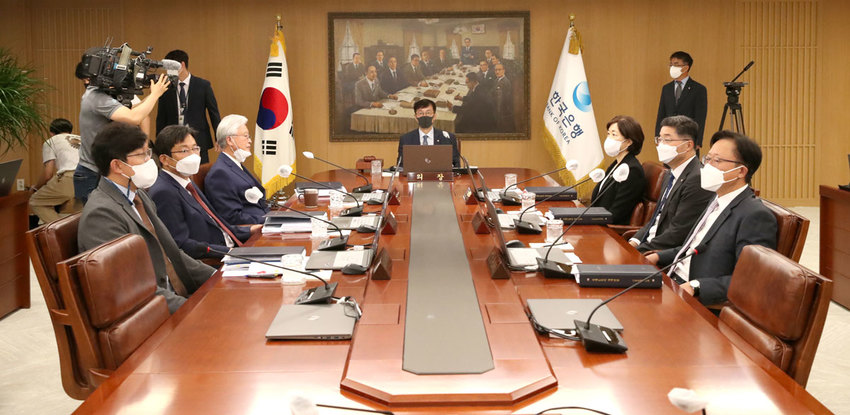 한은 금통위 "韓 경제의 가장 큰 위험은 '고인플레이션 국면 고착화'" - SBS Biz