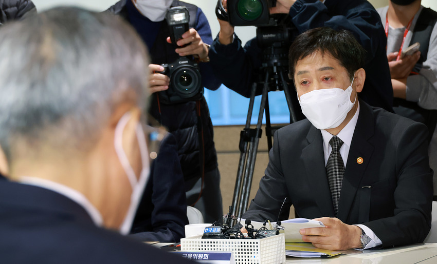 김주현 금융위원장 "자금동향 일일점검…부동산 DSR 완화 신중히" - SBS Biz