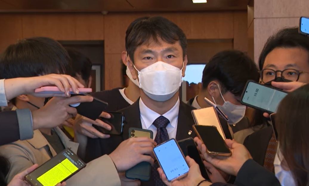 이복현 금감원장 "은행·금융지주 배당에 금융당국 개입 최소화" - SBS Biz