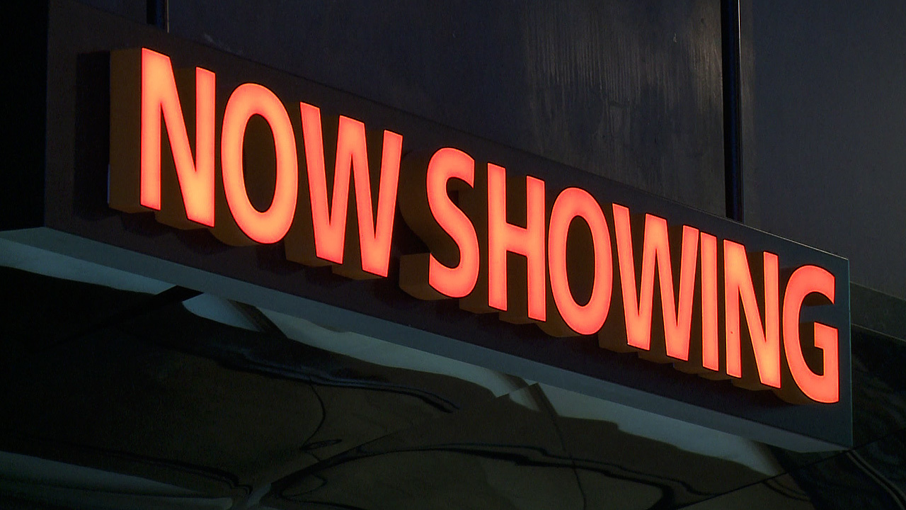 관객 안 느네…CGV·롯데시네마는 '딴짓 중' - SBS Biz