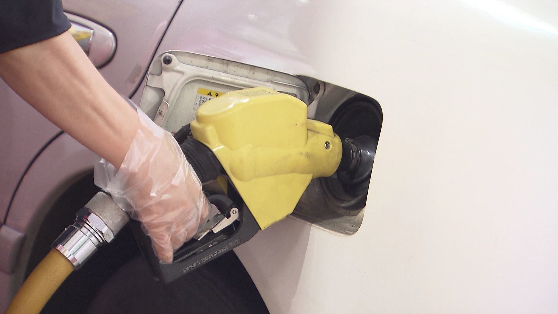 리터당 200원 인하 효과…유류세 인하 8월까지 연장 - SBS Biz