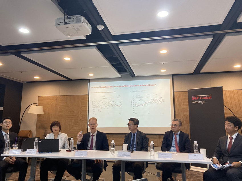 S&P 올해 한국 성장률 1.1% 전망…"반도체 하반기 반등할 것" - SBS Biz