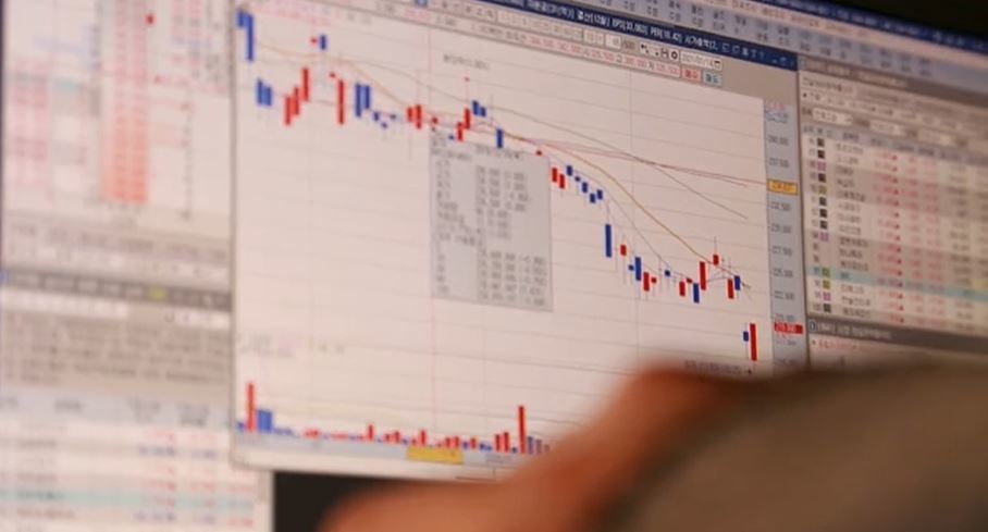 'SG발 주가폭락' 모집책 구속 기로…험난한 CFD 피해 보상 - SBS Biz