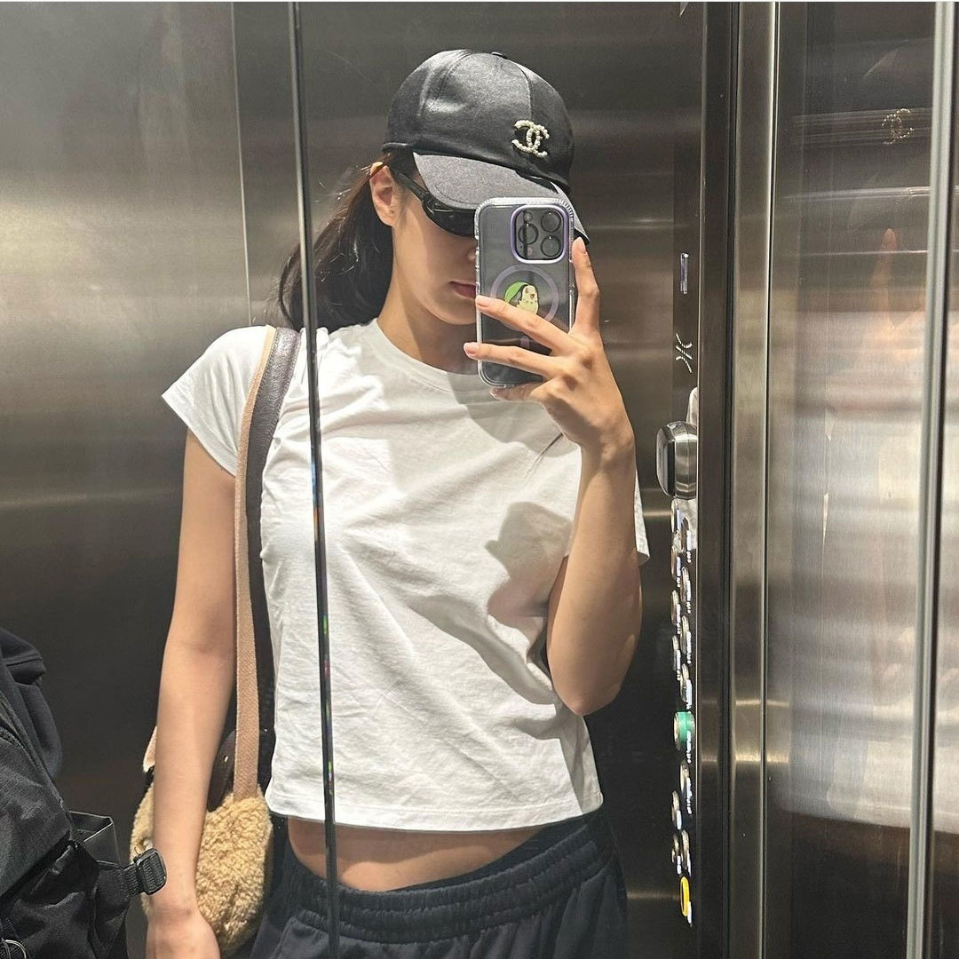 [뉴스'까'페] MZ 10명 중 7명 '아힙폰'…갤럭시 '어른 쓰는 비싼 폰' 과제 - SBS Biz