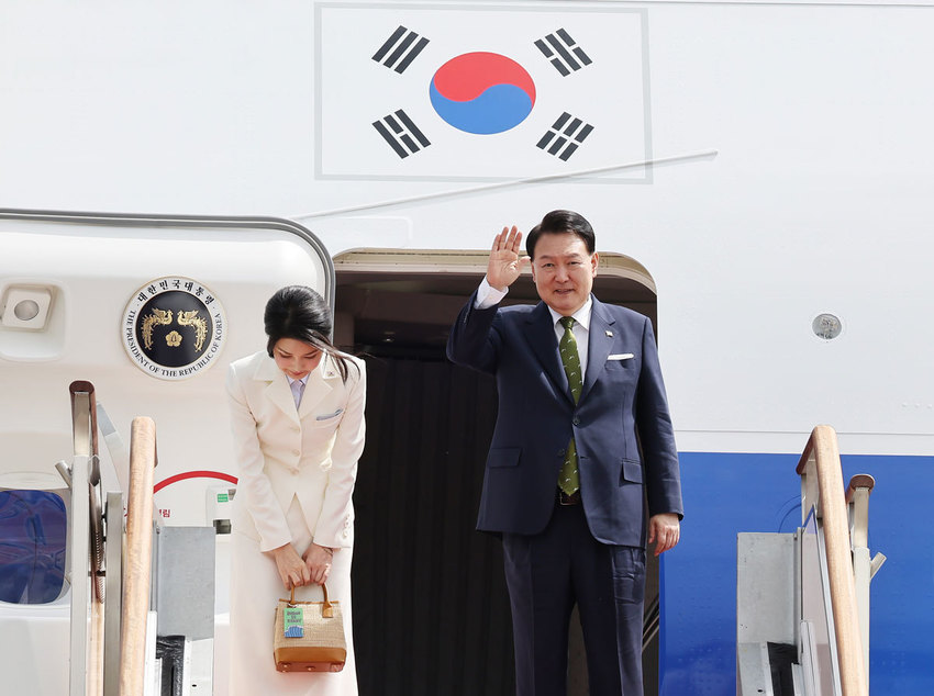 윤 대통령, 5박7일 인니·인도 방문 출국…아세안·G20 참석 - SBS Biz