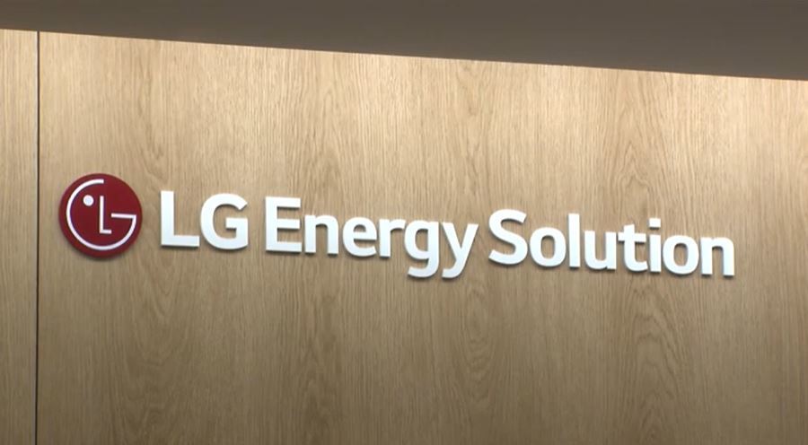 LG엔솔 분기 최대 영업익…5대 완성차 공급 '날개' - SBS Biz