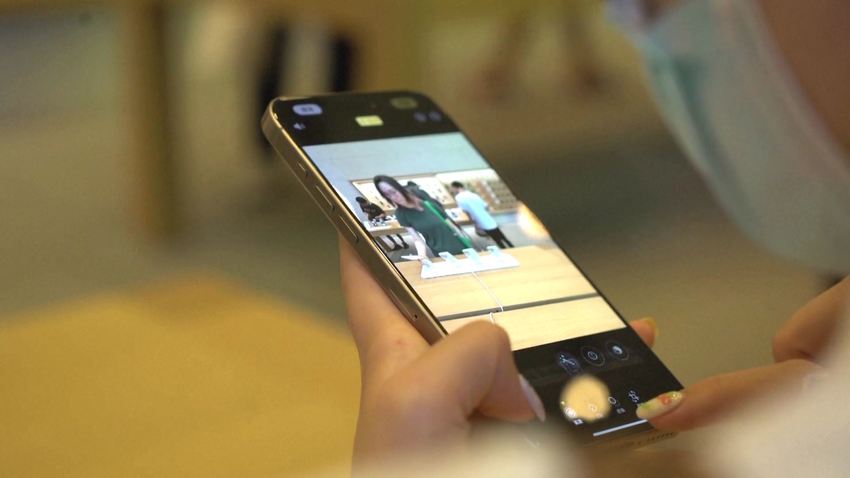 갤럭시 S24 의식했나?…아이폰 15프로 싸진다? - SBS Biz