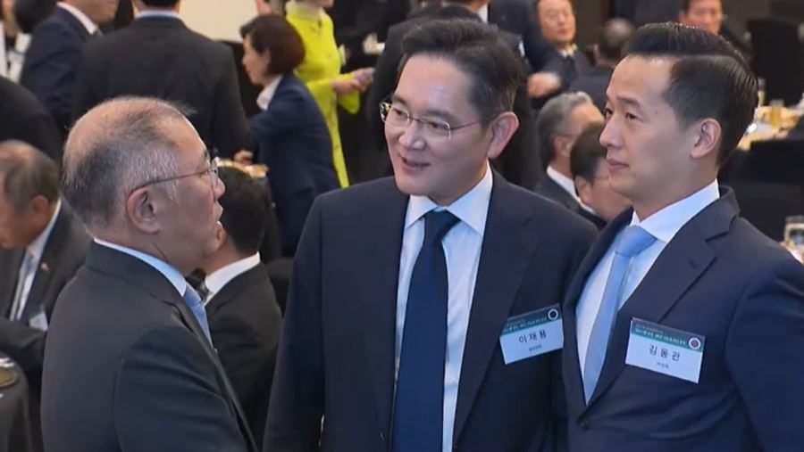 이재용·정의선 드디어 손 잡았다 [CEO 업&다운] - SBS Biz