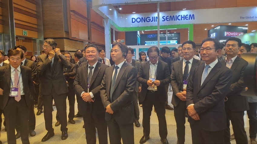 곽노정 SK하이닉스 CEO "키옥시아·WD, 좋은 대안 있다면 재논의" - SBS Biz