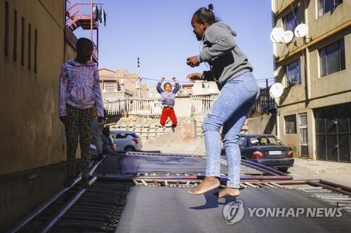 2050년 '젊은층 급증' 전세계 인구 4명 중 1명은 아프리카인 - SBS Biz