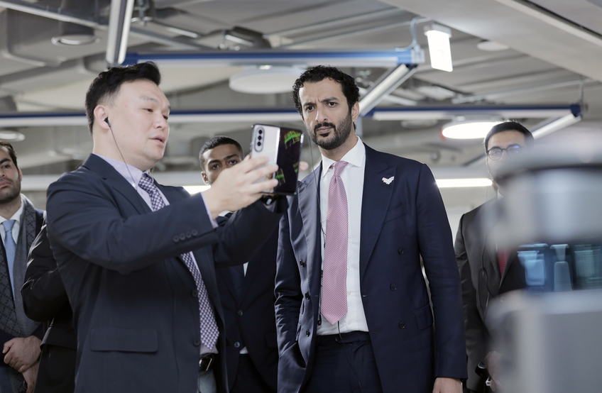 사우디 이어 UAE도 네이버 1784 방문…중동서 관심 커진다 - SBS Biz