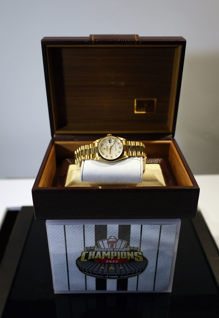 LG 29년 염원 故구본무 '롤렉스 시계' 관심 집중 - SBS Biz