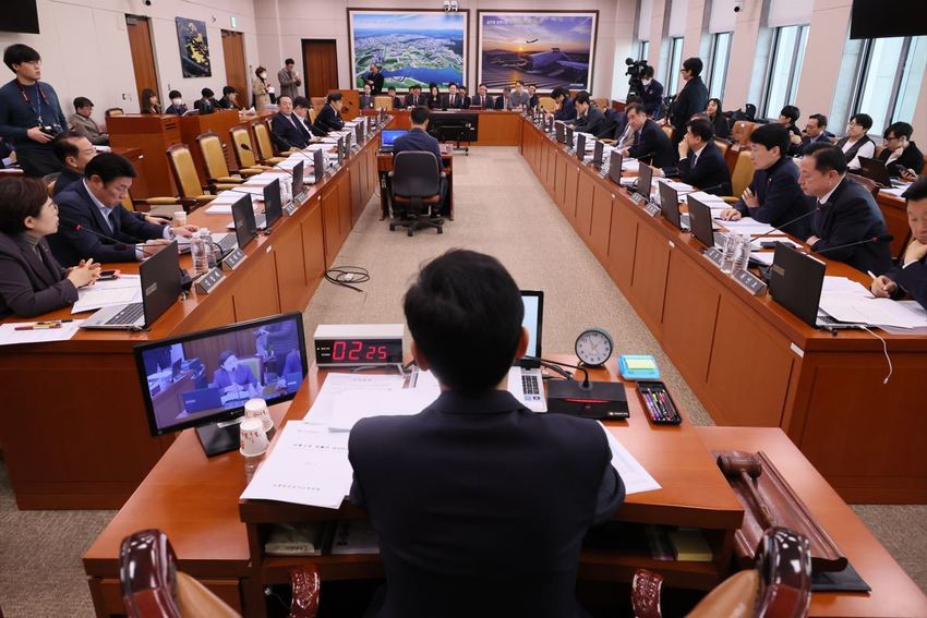 전세 보증보험 가입 중단 없도록…'HUG 자본확충법' 국토위 통과 - SBS Biz