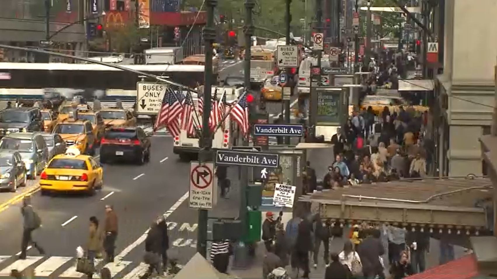 美 고용 늘고, 실업 줄고…실업수당 청구 3주 만에 감소 - SBS Biz