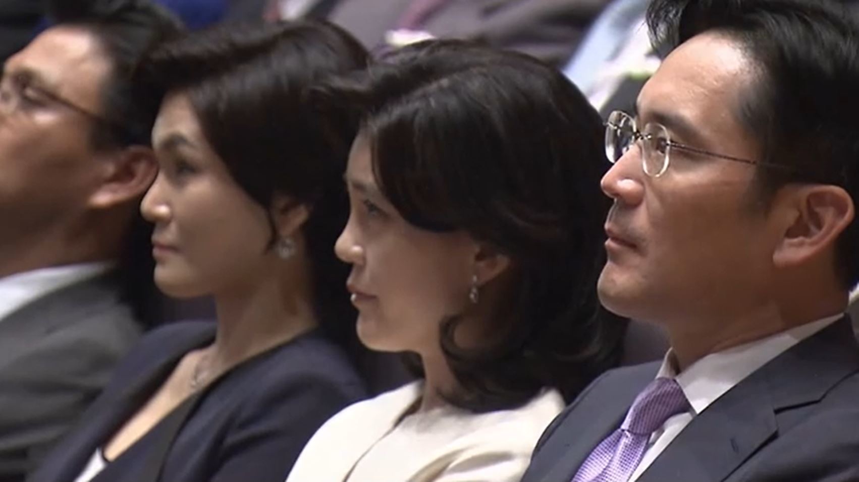 삼성가 세 모녀, 삼성전자 등 2.8조 주식 판다…상속세 마련 - SBS Biz