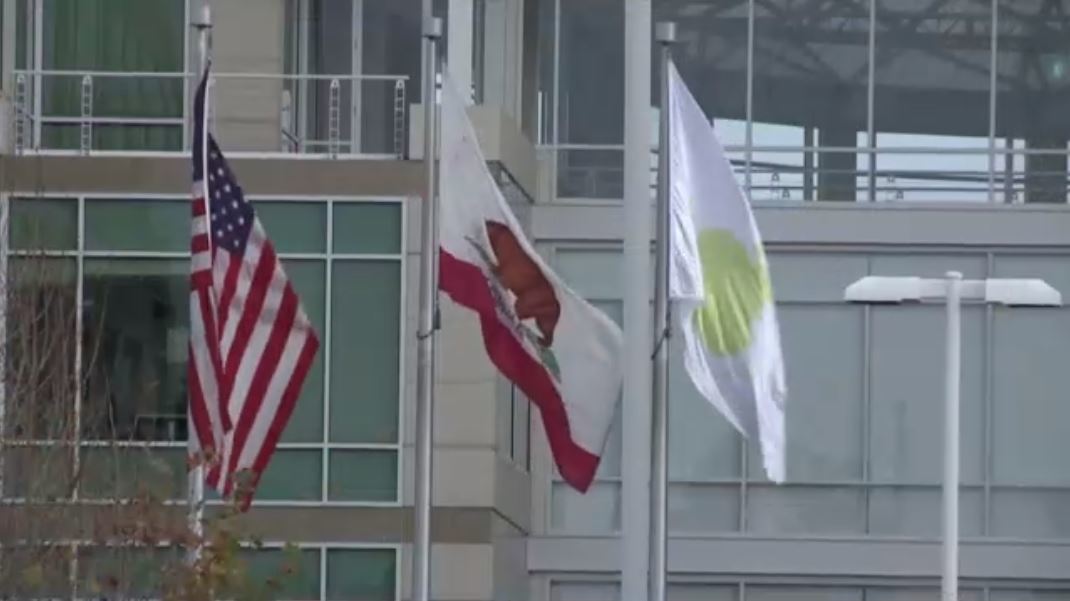 EU, 애플에 반독점 위반 혐의 과징금 5억 유로 처음 부과 [글로벌 비즈] - SBS Biz