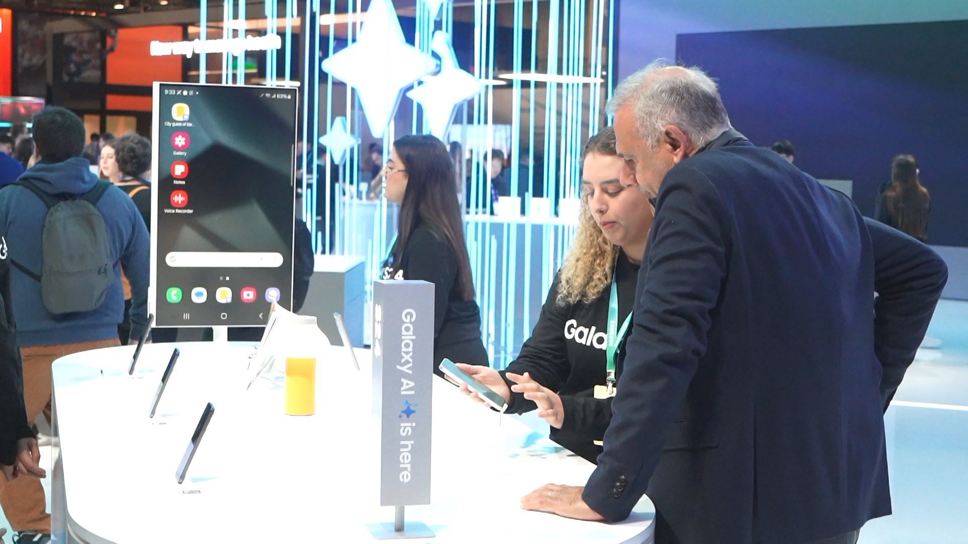 [집중진단] 막오른 MWC 2024, 하늘 나는 택시·스마트 링 등 신기술 총출동 - SBS Biz