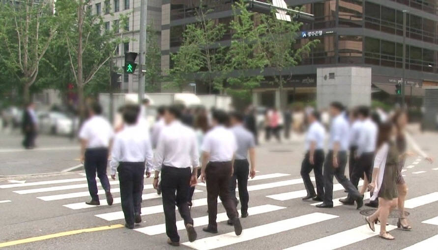 [단독] 증권맨 6년만에 첫 감소…증권사 지점도 800개 깨졌다 - SBS Biz