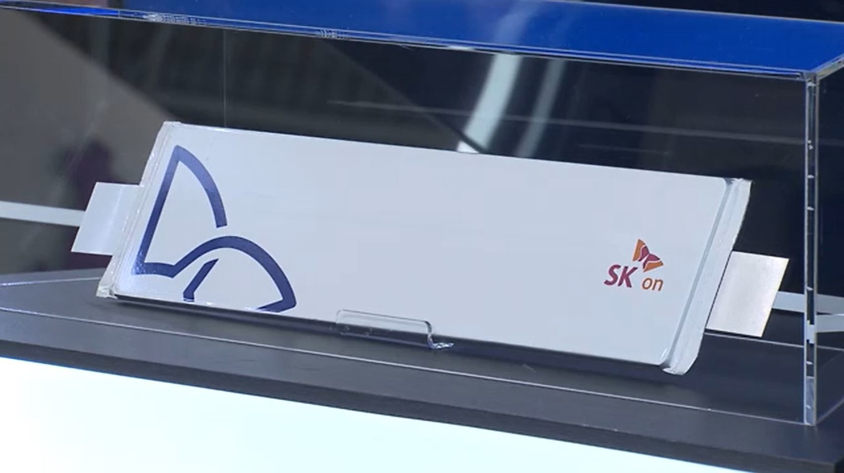 적자 SK온, 포드 전기차 양산 연기에 불똥 우려 - SBS Biz