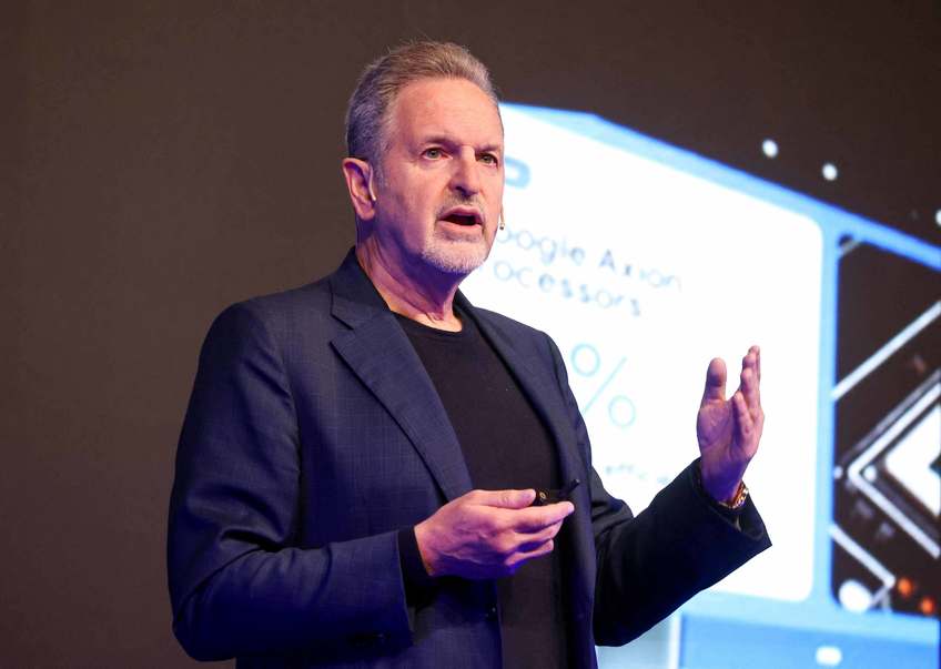 ARM "5년 이내 PC 시장 점유율 절반 이상 목표" - SBS Biz