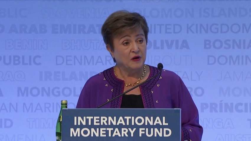 IMF 총재 "중기 성장 미적지근할 것" - SBS Biz