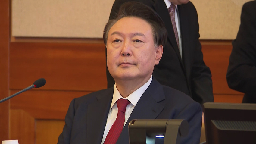 윤 대통령 출석한 탄핵심판 3차 변론...1시간 43분만 종료 - SBS Biz