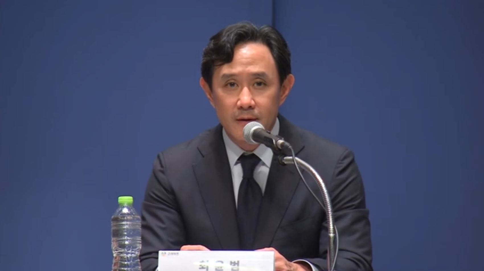 고려아연 경영권 분쟁 최윤범 승…MBK "최씨 일가 형사고발" - SBS Biz