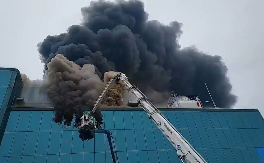 익산 LG화학 공장에서 불…장비 35대 동원, 진화 중 - SBS Biz