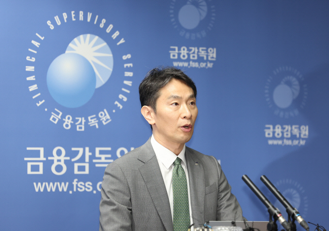 이복현 "MBK·홈플, 상당기간 회생 준비…구체적 증거 확보" - SBS Biz