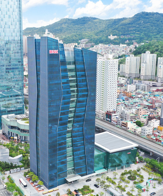 '외부 수혈' 나선 BNK금융…리스크 관리·디지털·정보보호 강화 - SBS Biz