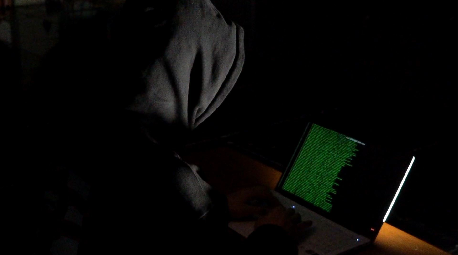 '해킹 의혹' 휩싸인 KT·LG유플러스…포렌식 정밀 조사 - SBS Biz