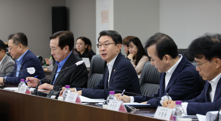 KB국민·NH농협·IBK기업, 말 뿐이던 '생산적 금융' 드디어 시동 - SBS Biz