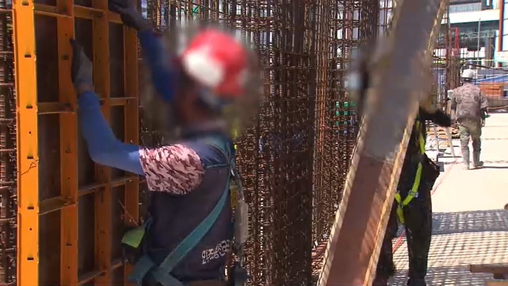 월급빼고 다 올라…실질임금 '뚝뚝'